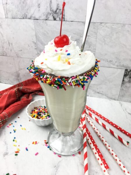 Vanilla Milkshakes With A Sprinkle Twist 🌈🥤 - Cooking Day