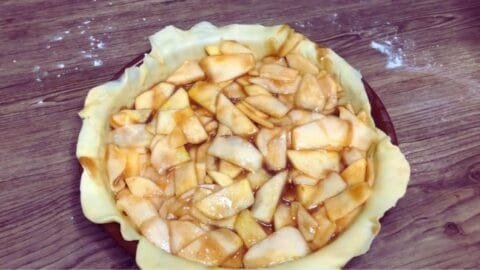 Lattice-Top Apple Pie: A Classic American Delight! 🥧🍎 - Cooking Day